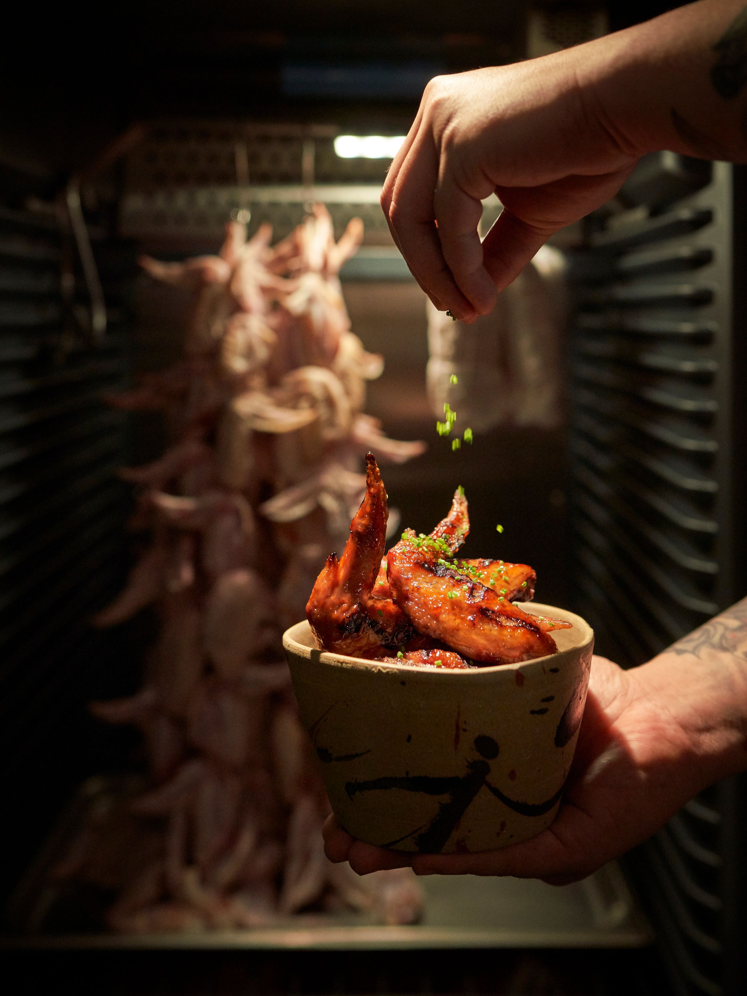 LUMO-Aged chicken mid-wings aigre doux-credit_daphotographer ...