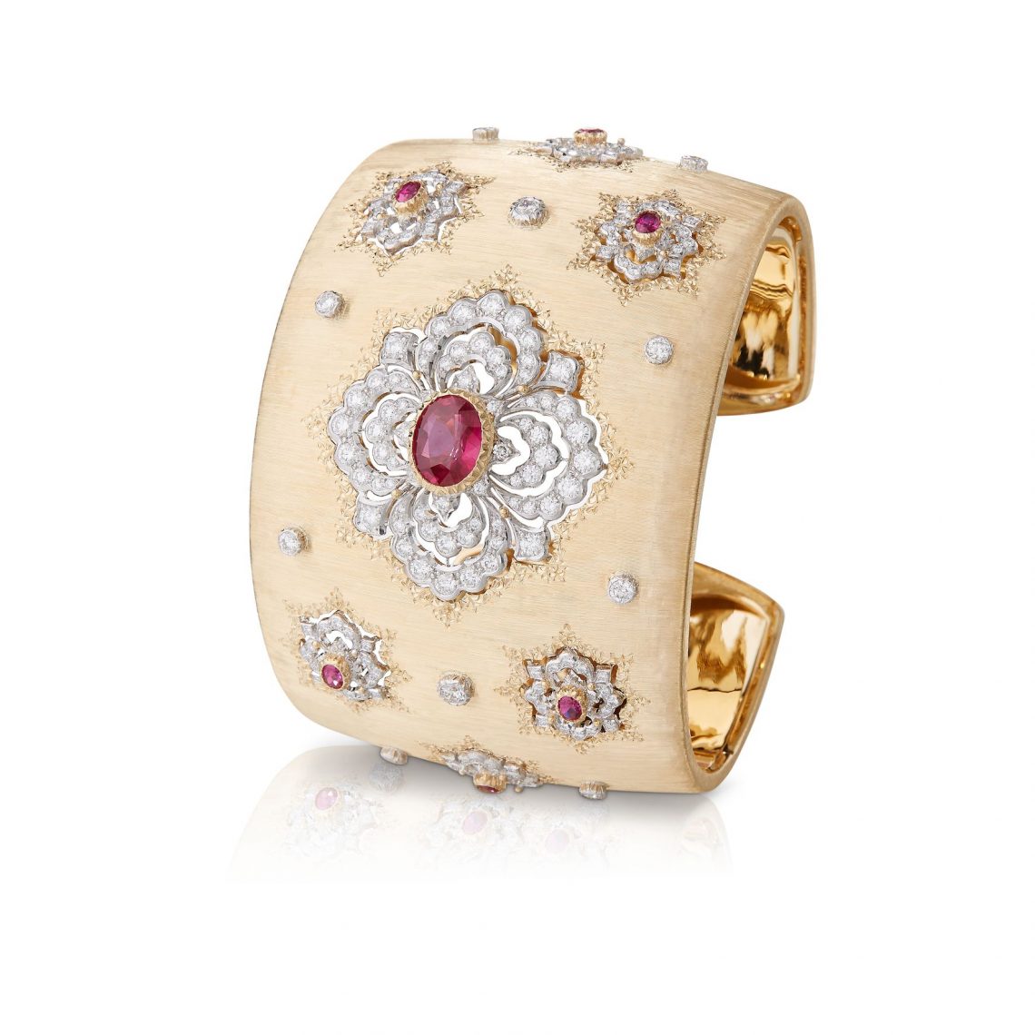 Buccellati Opera cuff bracelet with the signature yellow gold and white ...