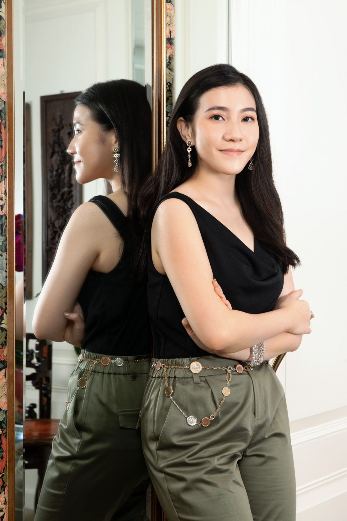 PULLING THE CURTAIN BACK ON ELUSIVE TREASURES FROM DILYS’ | Solitaire ...