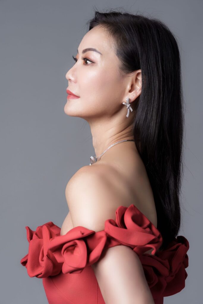 PHILANTHROPIST AMANDA TOH-STECKLER KEEPS HER HANDS ON THE WHEEL AND HER EYES ON THE ROAD ...